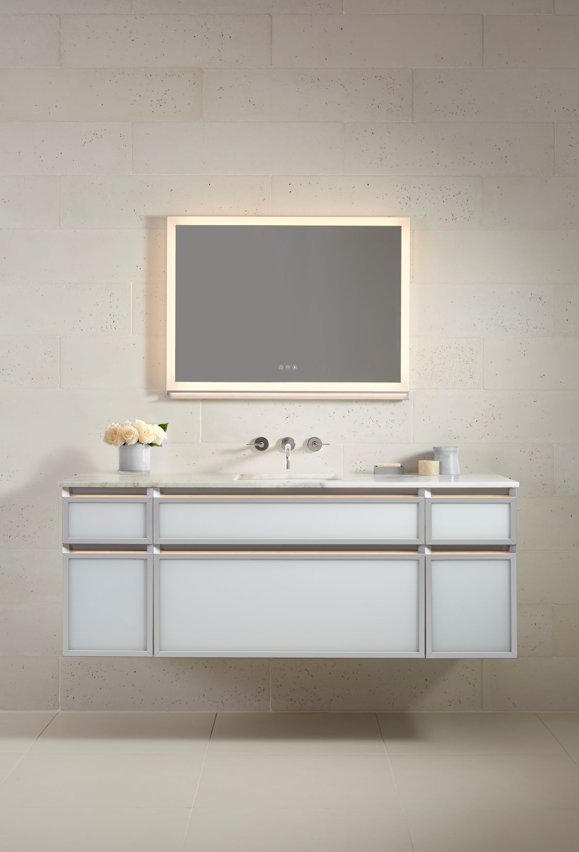 40 Beautiful White Bathroom Ideas and Designs | Robern